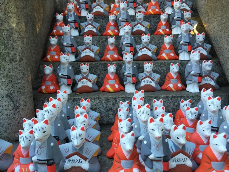 A Traveller's Guide To The Kyoto Fox Shrine: Home Of The Mythical Inari ...