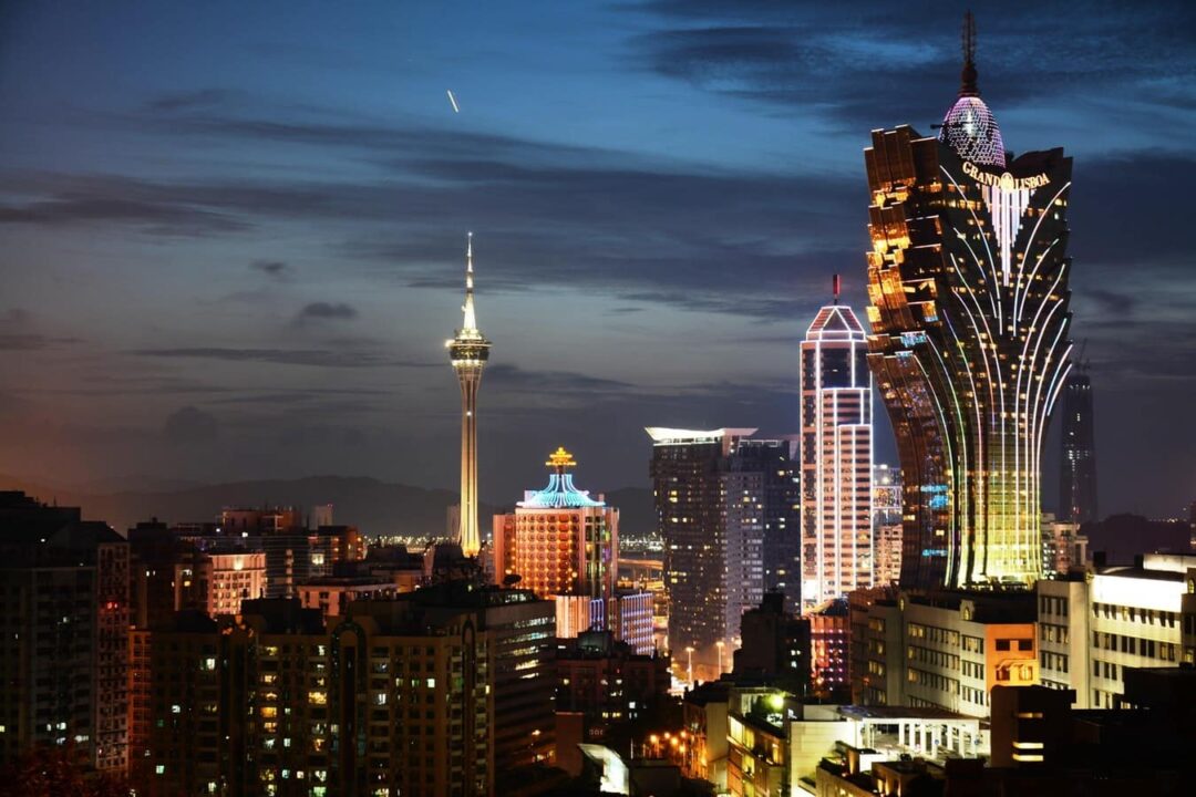 How To Plan The Perfect 1-Day Trip To Macau From Hong Kong By Boat