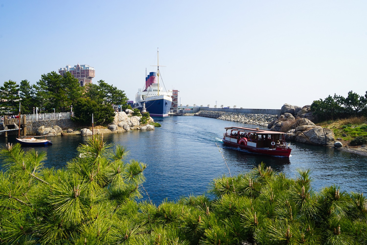 10 Reasons Why Everyone Should Visit Disney Sea Tokyo Right Now ...