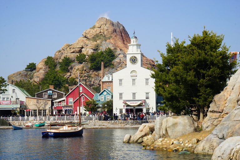 10 Reasons Why Everyone Should Visit Disney Sea Tokyo Right Now ...