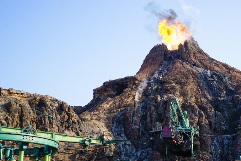 10 Reasons Why Everyone Should Visit Disney Sea Tokyo Right Now ...