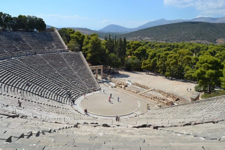 25 Famous Landmarks Of Greece To Plan Your Travels Around!