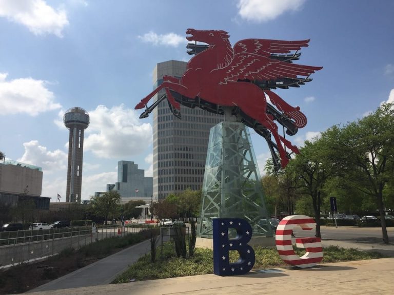 15 Famous Texas Landmarks To Plan Your Road Trip Around!