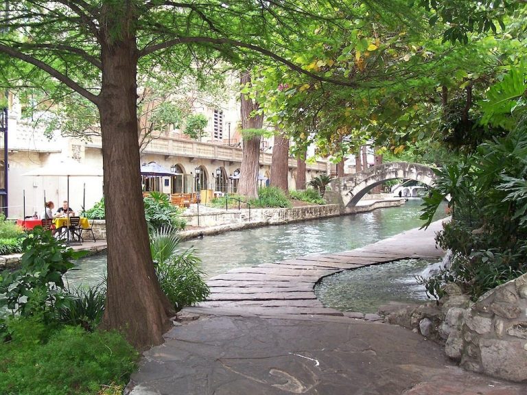 15 Famous Texas Landmarks To Plan Your Road Trip Around!