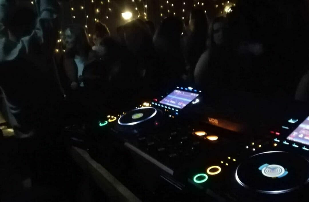 The 13 Best Dunedin Bars To Explore For An Classic Night Out!