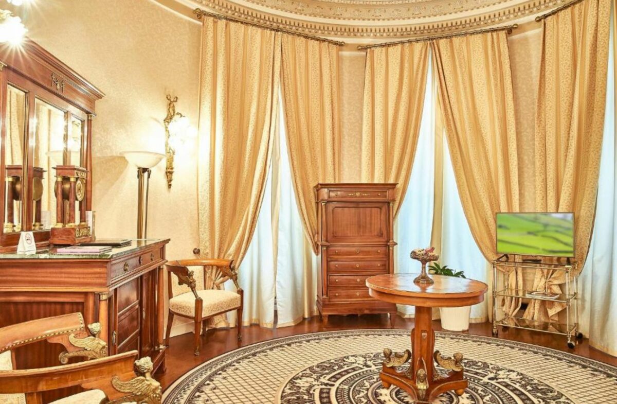 The 12 Best Hotels In Bucharest: Hilarious Havens For Hospitable ...