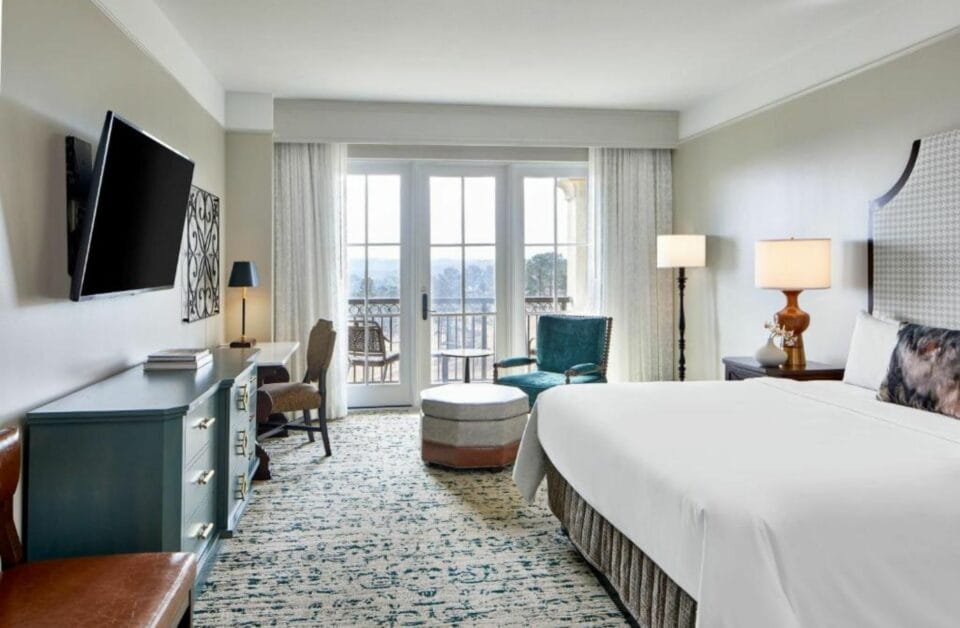 The 10 Best Hotels In Birmingham: Unbeatable Spots For A Brummie Chuckle | Inspired By Maps